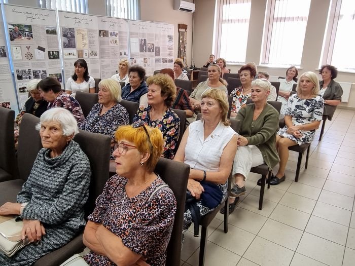 Literatūriniai pašnekesiai su Gvidu Lataku ir Vidmantu Kiaušu-Elmiškiu ...